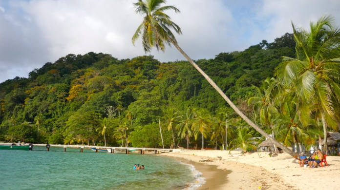 Tour a playa Soledad y bahía El Aguacate